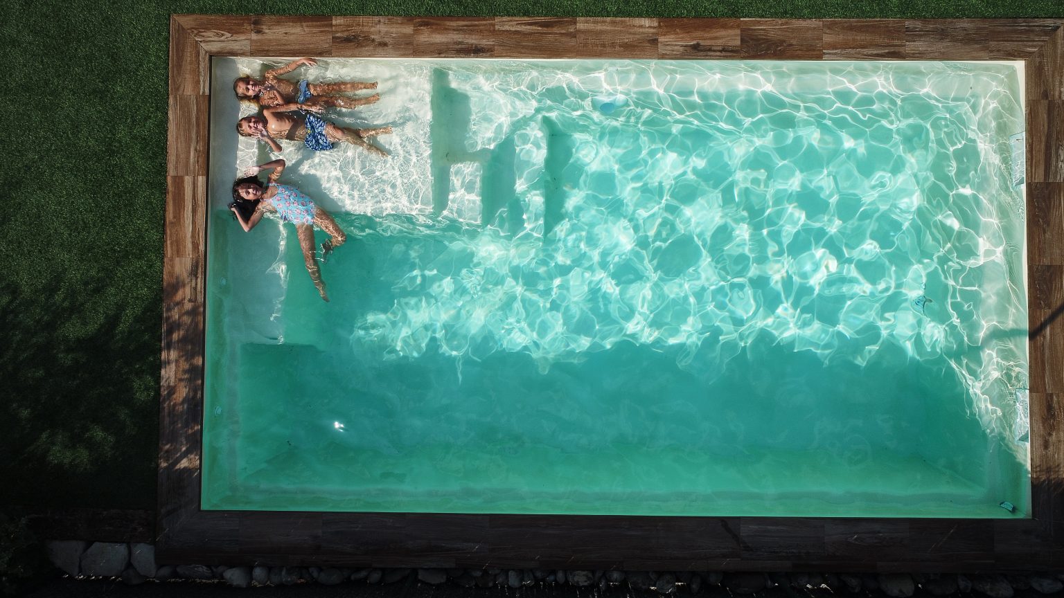 How do I choose the best colour for my pool? | Mon de Pra